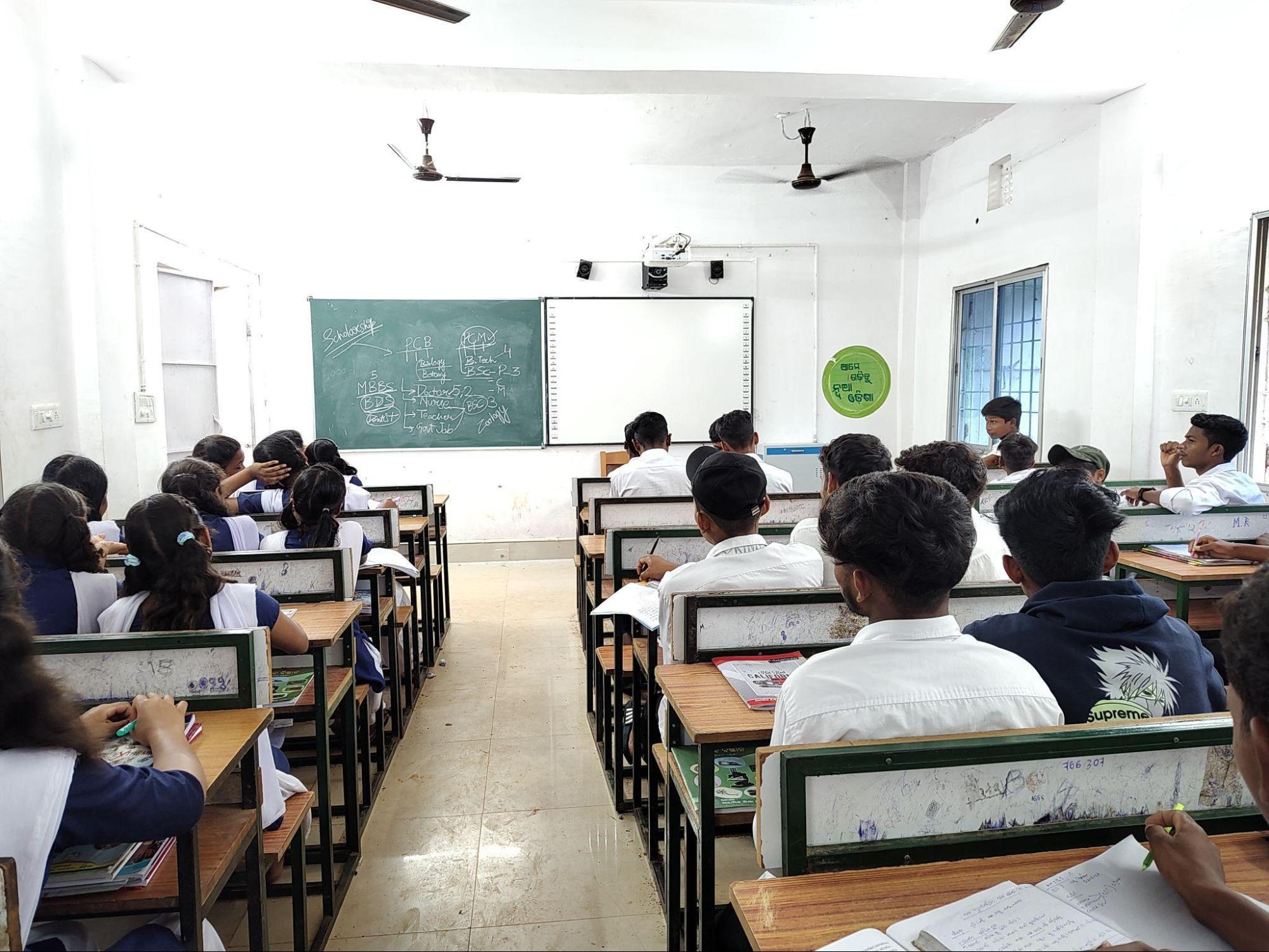 Reduce School Dropouts in India: Causes and Modern Solutions